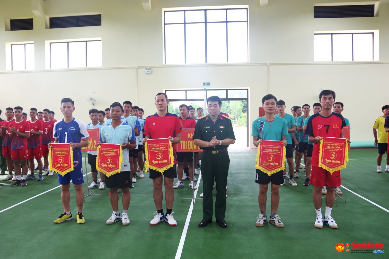 Khai mạc Giải bóng chuyền chào mừng Đại hội thi đua Quyết thắng LLVT tỉnh Thanh Hoá